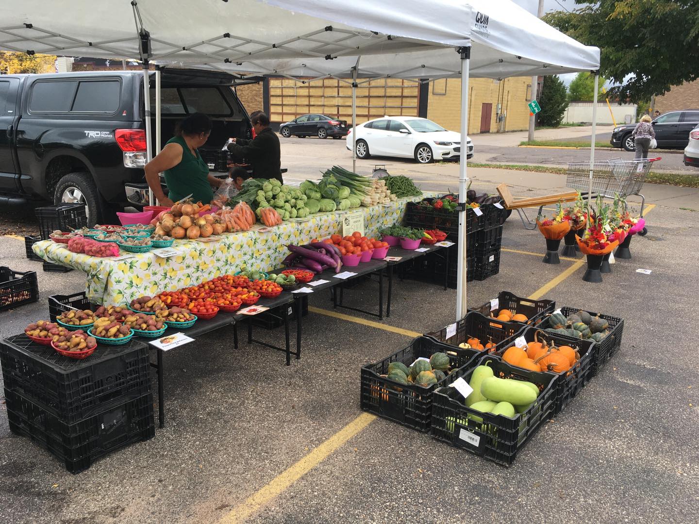 The farmers market displays nature's bounty with pride&mdash;where the person who grew your tomatoes might just tell you the secret to growing your own, free of charge.