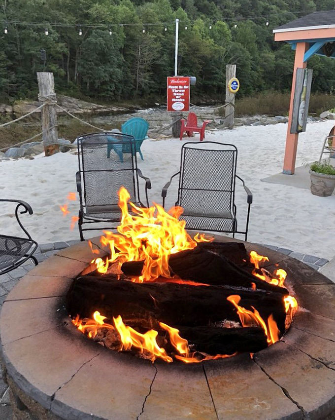 Fire and water&mdash;primal elements that turn a simple meal into an experience. This fire pit transforms cool evenings into extended opportunities for dessert and storytelling.