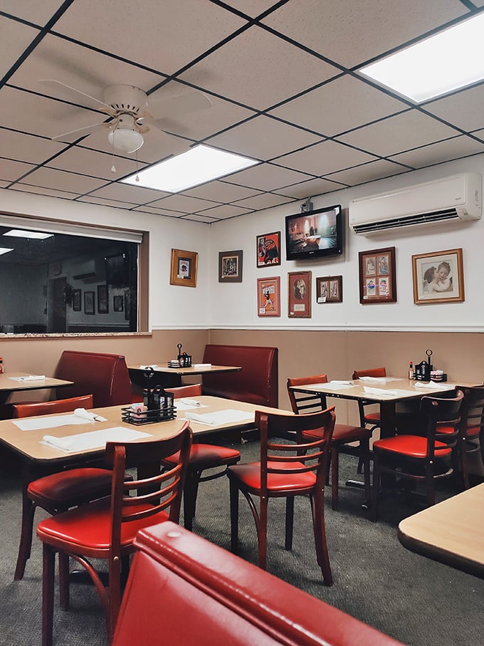 Empty tables waiting for the next round of hungry patrons. In diners like this, every seat holds a thousand stories.