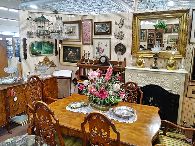 A dining set that's hosted countless family dinners now waits for its next chapter of holiday gatherings.