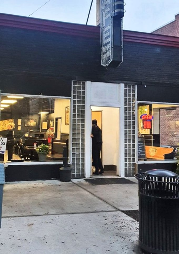 The entrance to breakfast paradise. That neon "OPEN" sign might as well say "Come on in, we've been expecting you."
