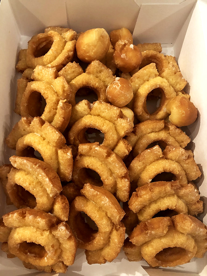 Old-fashioned donuts with modern appeal. These dense, cake-like treasures with their characteristic craggy edges are the vinyl records of the donut world &ndash; timeless classics.