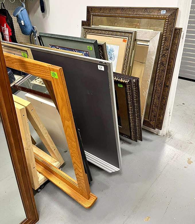 Frame gallery presents the perfect borders for your memories or art, from understated elegance to "my grandmother would approve."