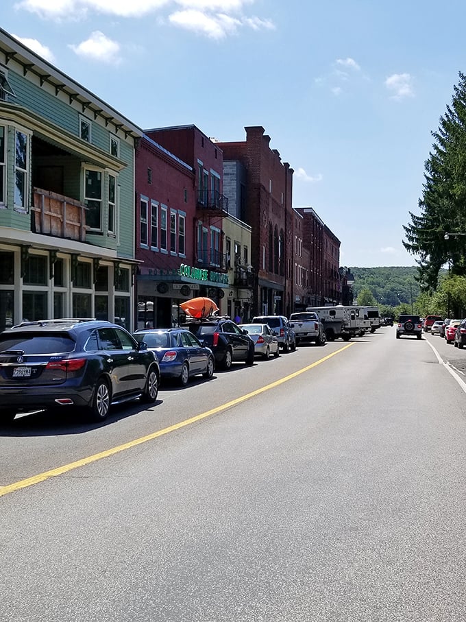 Summer brings Thomas to life with visitors exploring the shops and galleries along the main drag, where parking spots become as valuable as the art inside.