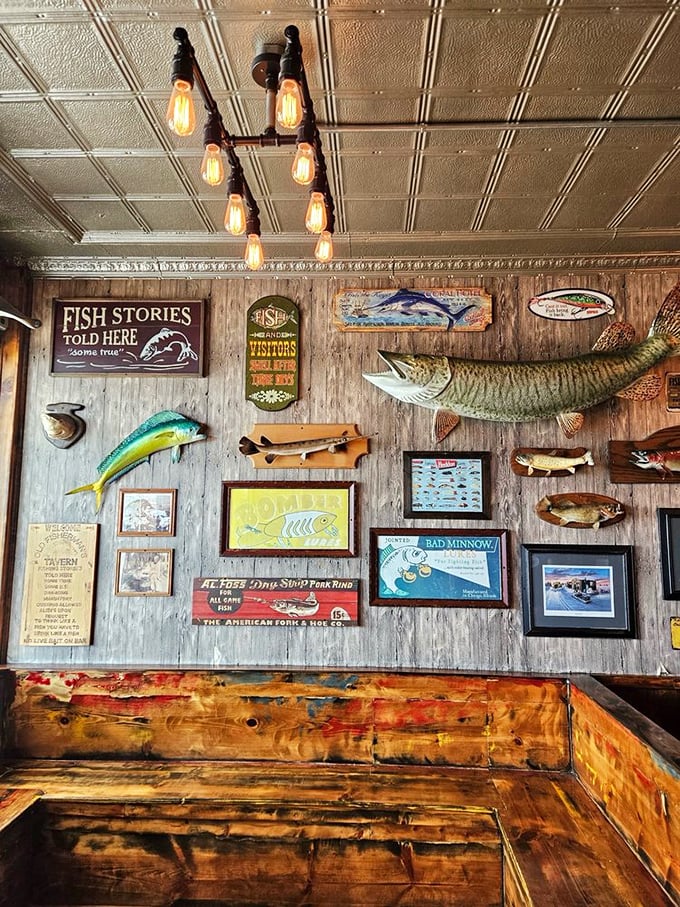 Wall d&eacute;cor that tells fish tales without saying a word&mdash;a maritime museum where the exhibits pair perfectly with your meal.