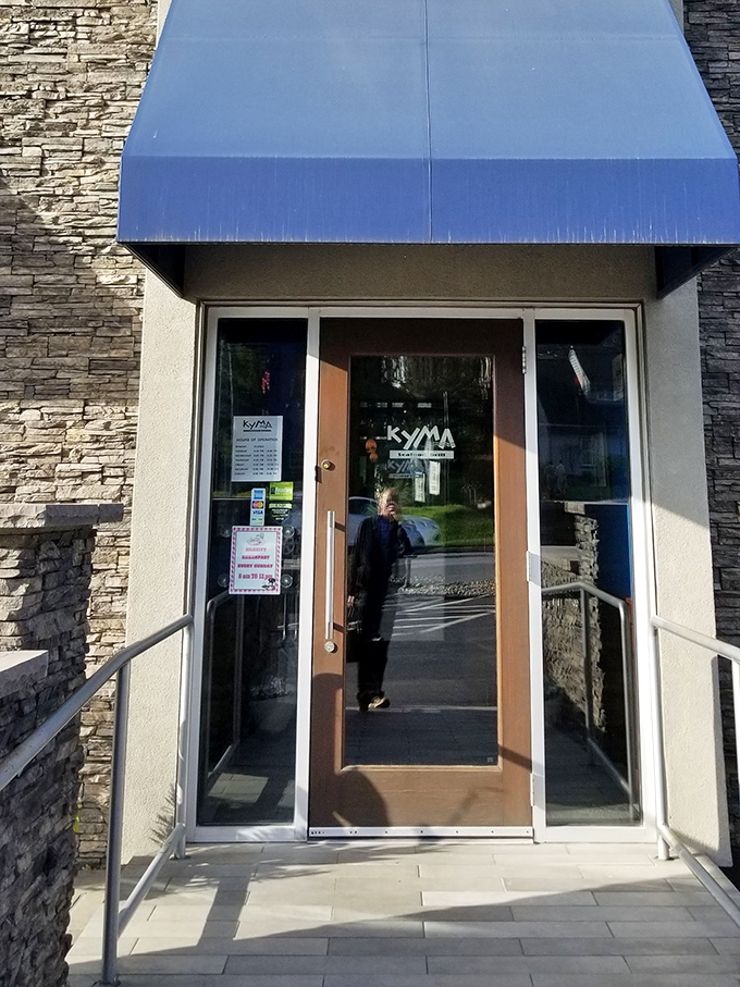 The entrance beckons like a portal to coastal pleasures&mdash;no sand in your shoes required.