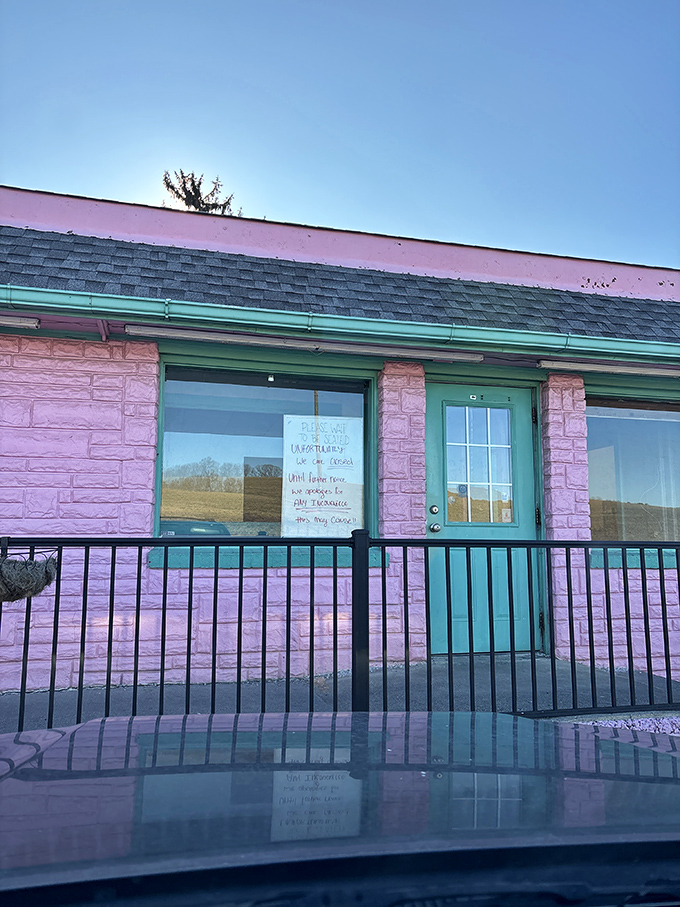 Even when closed, the Pink Cadillac's entrance promises good things to come. The turquoise trim against pink walls is like dessert for your eyes.