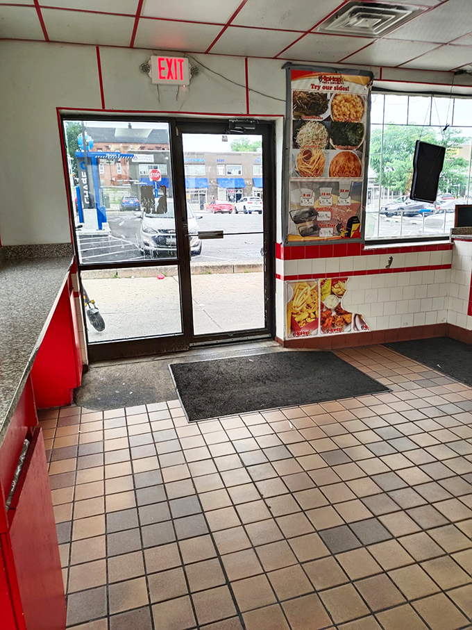 Even the exit is decorated with tempting food photos, ensuring you'll be planning your return before you've even left.