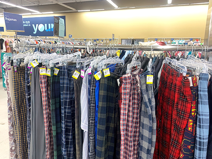 The men's section features everything from casual weekend wear to office-appropriate attire, all waiting for a second life.