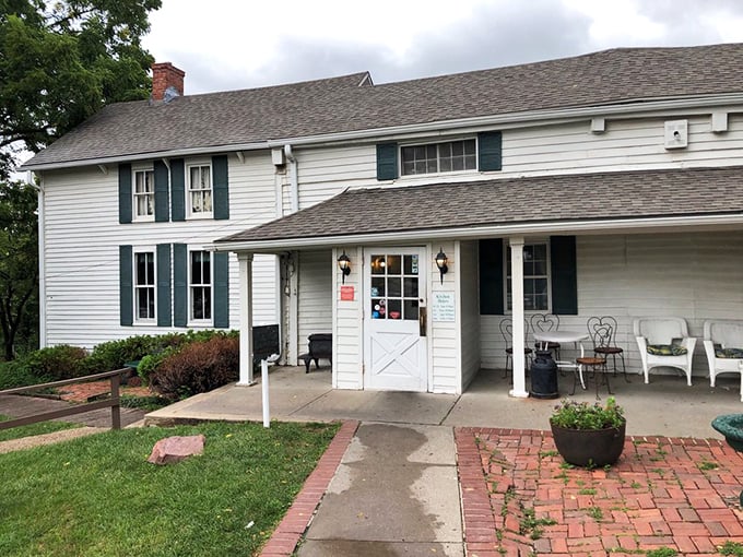 The humble entrance to chicken paradise doesn't need flash or glamour&mdash;the real showstopper waits inside.