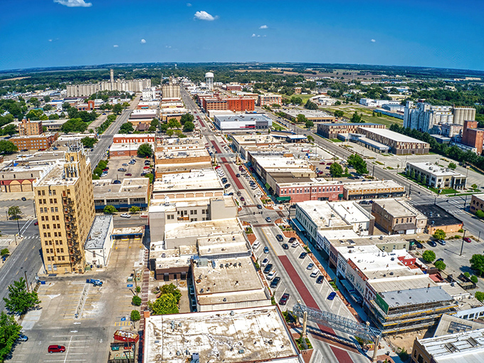 From above, Salina reveals its perfect proportions&mdash;not too big, not too small. The Goldilocks of affordable retirement destinations.