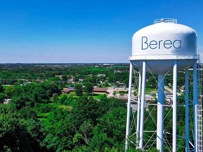 Berea's iconic water tower stands tall above a sea of green, announcing this artisan community to travelers and serving as the town's exclamation point.