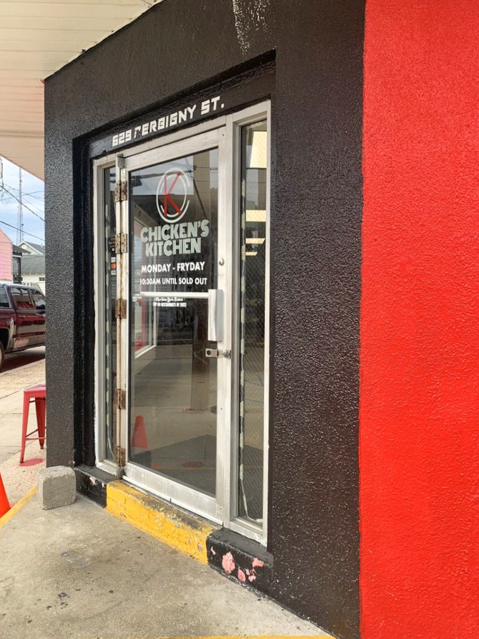 "Monday-Fryday" says the door, a pun that perfectly captures both their schedule and their specialty. Sold out daily is no surprise.