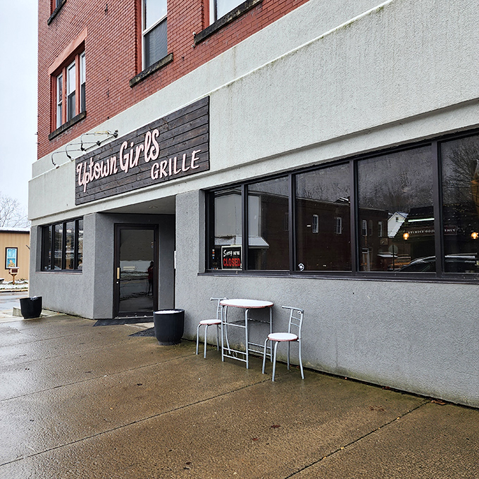 Elistan Girl's Grille represents small-town dining at its most authentic&mdash;where regulars aren't celebrities, but they're certainly treated like ones.