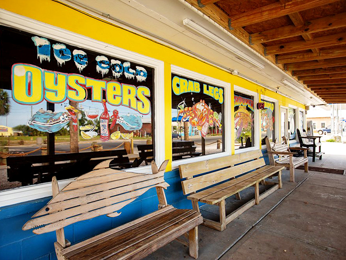 Those colorful window paintings aren't just decoration&mdash;they're promises of the oceanic delights waiting for you inside this Panama City institution.