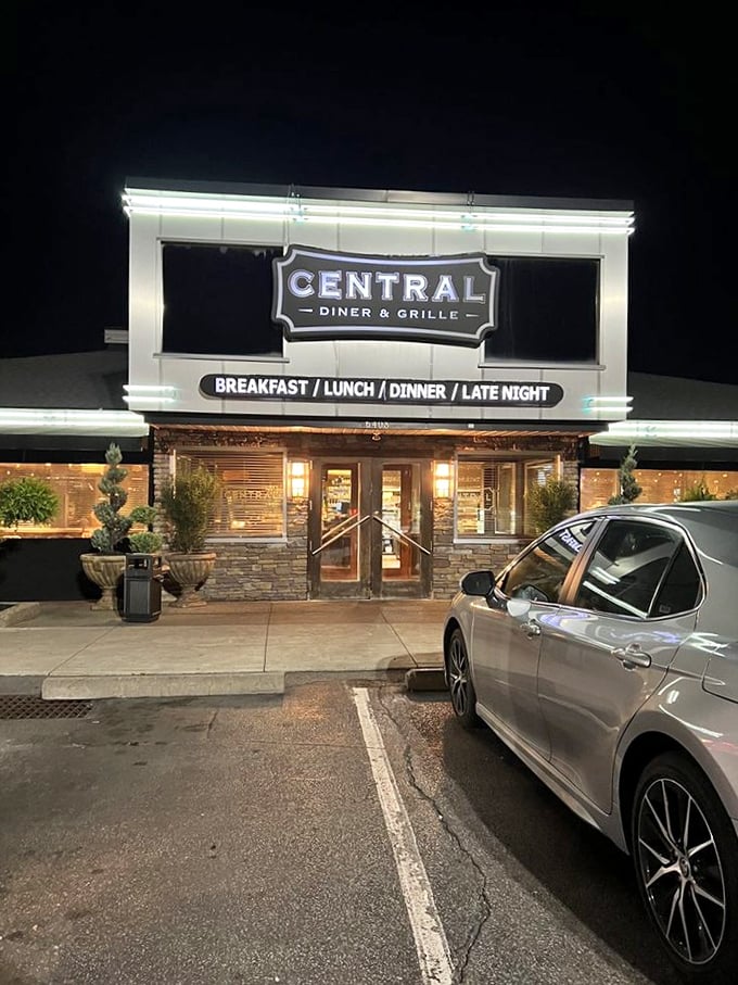 As night falls, Central Diner & Grille transforms into a beacon of culinary hope for hungry night owls across Pittsburgh.