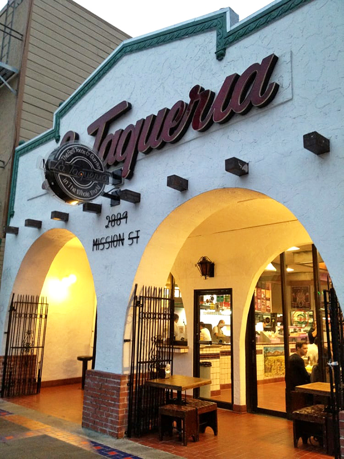 The exterior at dusk, when the yellow glow from those arches becomes even more inviting. Like a lighthouse for the hungry, guiding you to shore.