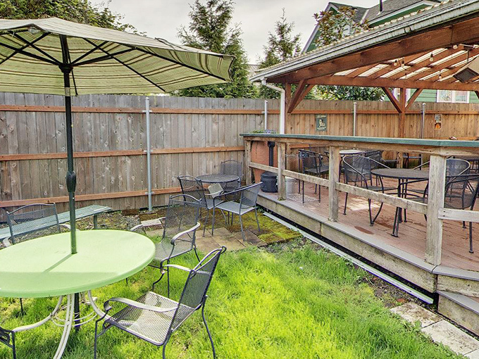 The outdoor seating area offers a breath of fresh air &ndash; a little urban oasis where you can enjoy your breakfast in Portland's famously fleeting sunshine.