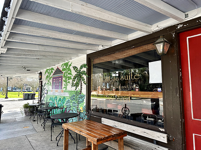 Even the patio says "stay awhile." The perfect spot to sip coffee and watch Algiers Point wake up to another beautiful day.