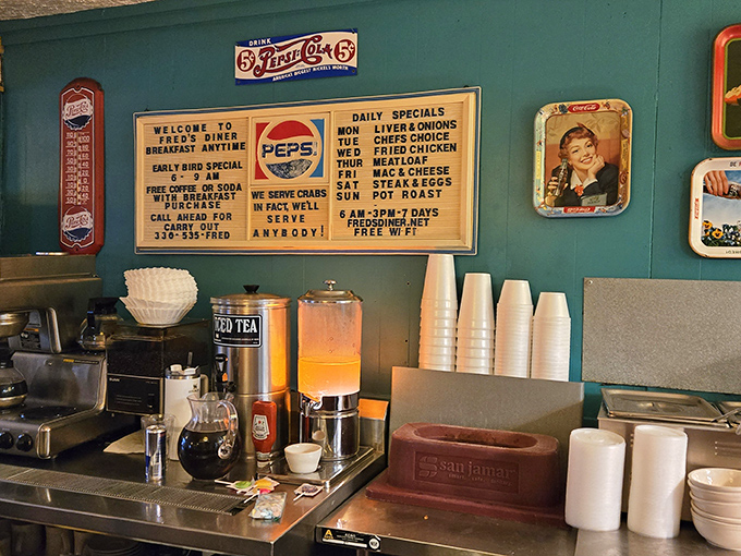 Daily specials that read like poetry. Monday's liver and onions might not be for everyone, but Saturday's steak and eggs? Pure weekend bliss.