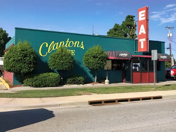 From the road, that "EAT" sign isn't just an instruction&mdash;it's one of life's best pieces of advice when you're passing through Vinita.
