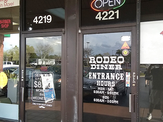 The entrance tells the story &ndash; this place knows exactly what it is. A no-nonsense diner with generous hours for early birds and those craving breakfast well into the afternoon.