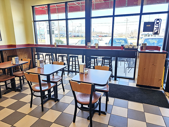 The modest seating area offers front-row tickets to the best show in town: watching other customers' eyes widen at their first bite.