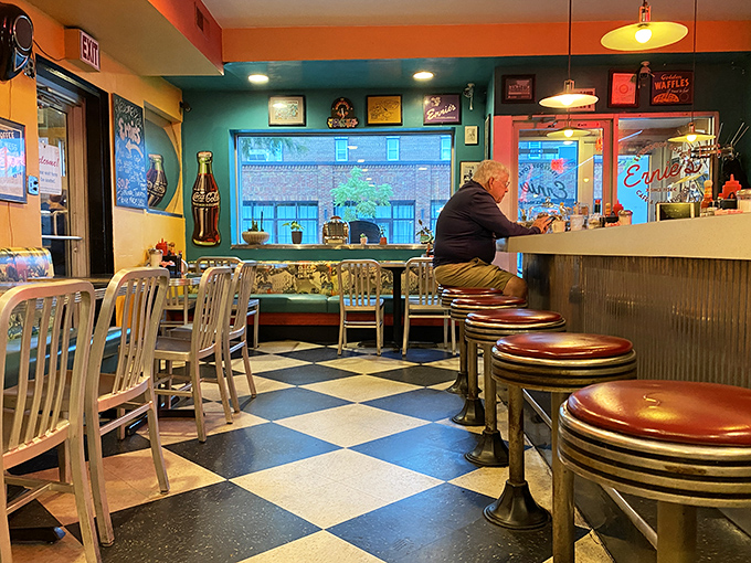 The classic counter seating&mdash;where solo diners become temporary members of the Ernie's family while perched on swiveling red stools.