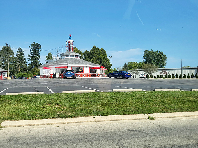 From a distance, Wayne's looks like a UFO of deliciousness that landed in Wisconsin. The circular white building with its distinctive tower is a beacon for hungry travelers.