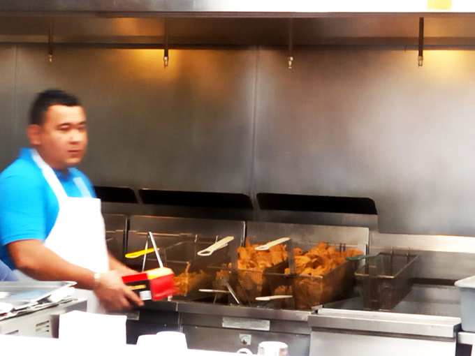 Where the magic happens. Those fryers have probably seen more action than most Hollywood stunt doubles, and they deliver Oscar-worthy performances daily.