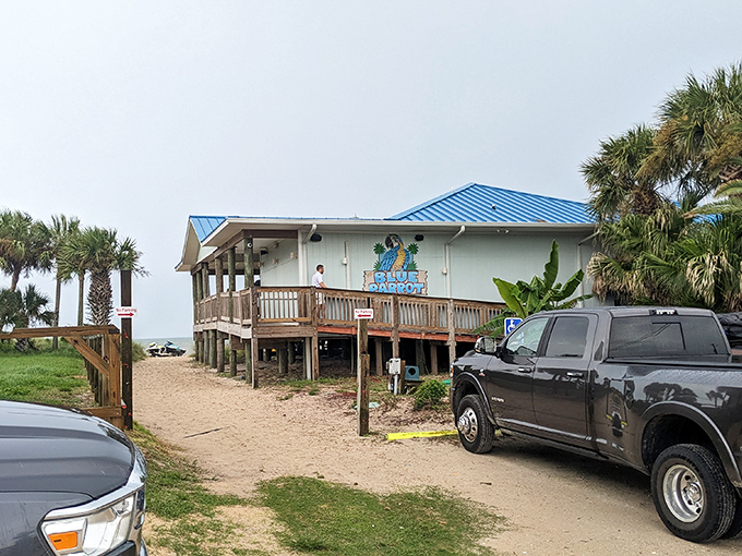 Where to park your car before parking yourself in front of some of Florida's finest seafood. The blue roof signals "deliciousness ahead."