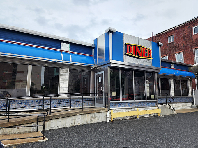 That neon sign doesn't just advertise a diner&mdash;it promises a Philadelphia institution where hunger goes to meet its delicious match.