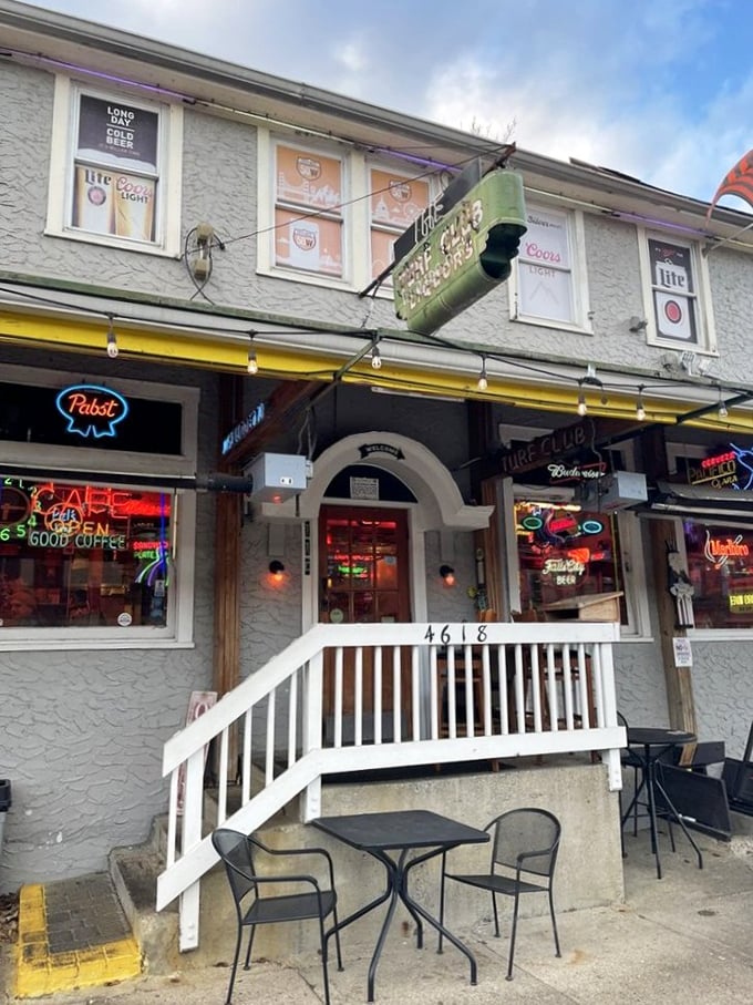 By day, an unassuming storefront. By night, a beacon of neon-lit promise for the hungry souls of Cincinnati seeking burger nirvana.