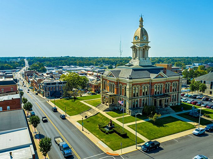 The courthouse doesn't just dominate the skyline&mdash;it anchors the community. Like the best dinner host, it brings everyone together while looking effortlessly magnificent.