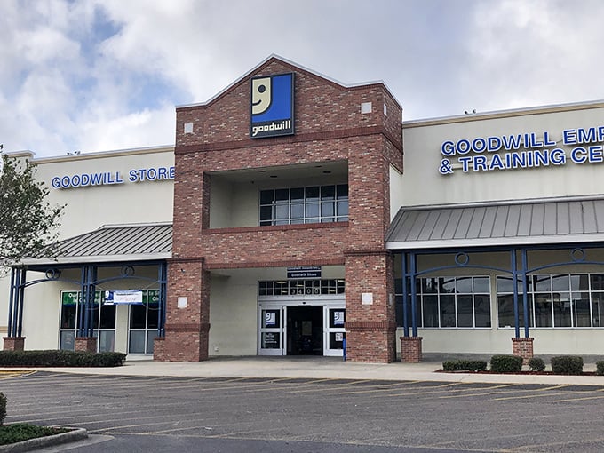 The brick fa&ccedil;ade of Goodwill on Tulane Avenue isn't just attractive &ndash; it's your gateway to bargain paradise!