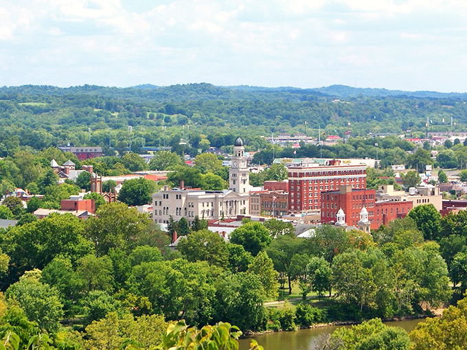 Marietta's stunning riverside skyline proves that "small town" and "picture perfect" often go hand-in-hand in Ohio.