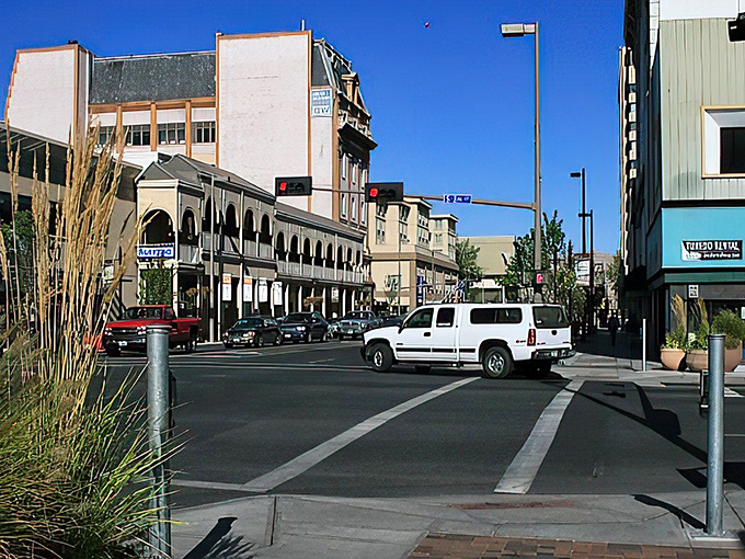 Downtown Yakima shimmers in the sunshine. Historic buildings and wide streets create the perfect backdrop for afternoon strolls and window shopping.