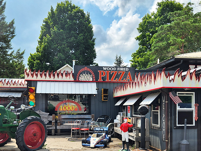 The flames on this building aren't just for show! 1000&deg; Wood Fired Pizza promises exactly what the temperature gauge suggests&mdash;pizza perfection in the heart of tiny Mt. Summit.