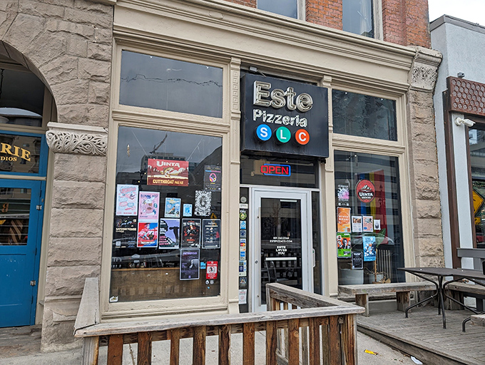 That neon "OPEN" sign might as well say "HEAVEN" - Este's simple exterior belies the New York-style magic happening inside.