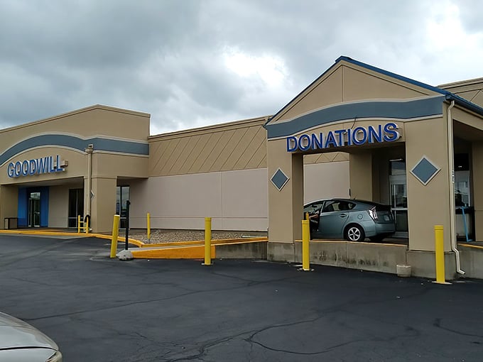 Donation drop-off made easy! This Goodwill's drive-up area welcomes your gently-used treasures like an old friend.