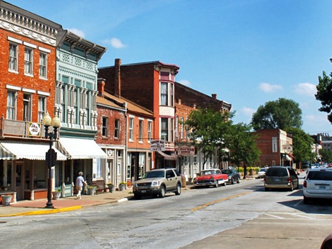 Charming storefronts line Hannibal's main street, offering small-town treasures at prices that won't send Tom Sawyer running for the hills.