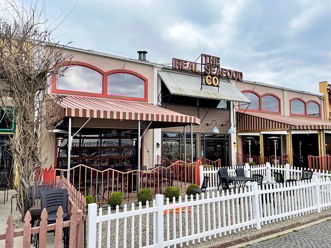 White picket fences and fresh seafood - proof that landlocked doesn't mean flavor-locked.