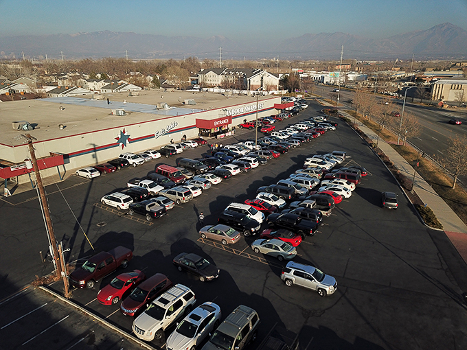 Mountains frame this bargain hunter's paradise. When Utah's weather turns fickle, the indoor swap meet keeps the deals flowing.