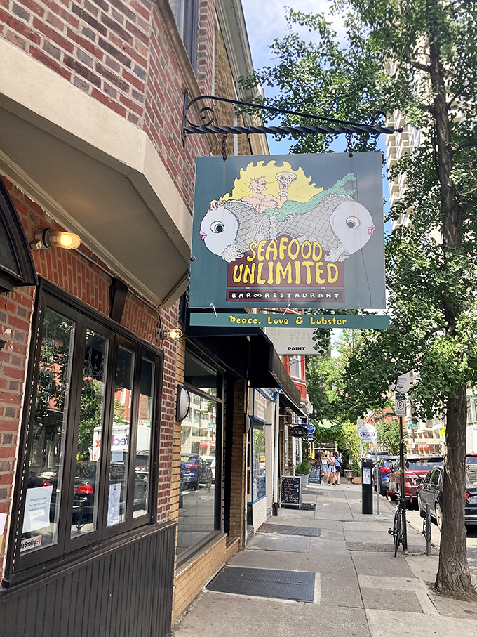 Nestled among brick storefronts, this unassuming seafood haven proves the best treasures often hide in plain sight.