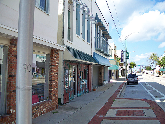 Main Street's charming storefronts offer small-town appeal without big-city prices &ndash; the kind of place where shopkeepers still remember your name.
