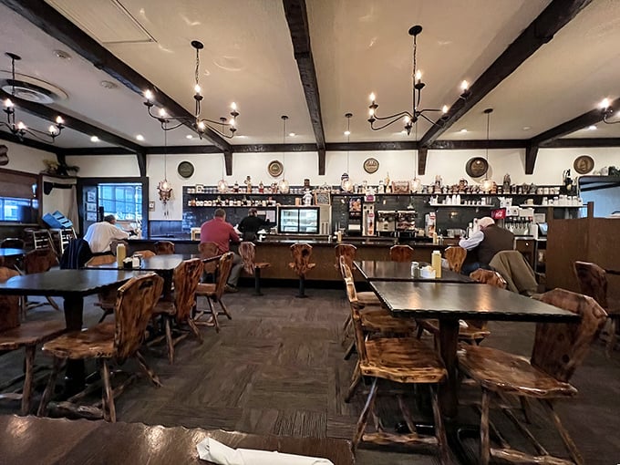 Rustic wooden tables and chairs create an atmosphere that's less "Texas roadhouse" and more "German grandmother's dining room." Gem&uuml;tlichkeit in action!
