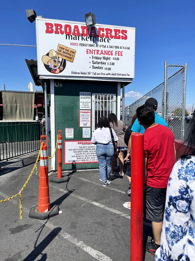 The gateway to treasure hunting paradise. That height requirement sign has a story behind it that I'm dying to know.