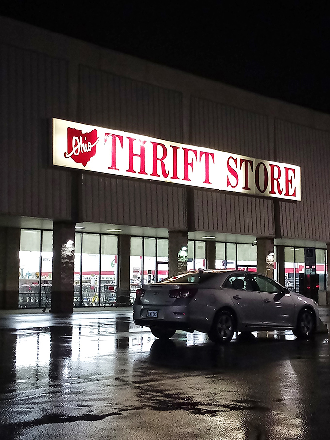 Even after dark, the siren call of thrifting beckons. Night owls know: bargain hunting has no bedtime.