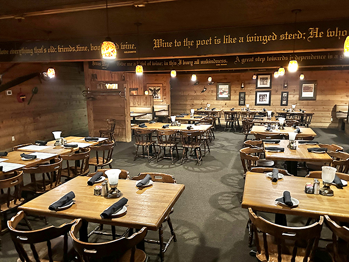 Wooden tables, rustic beams, and literary quotes create an atmosphere where conversation flows as freely as the drinks. Comfort with character. 