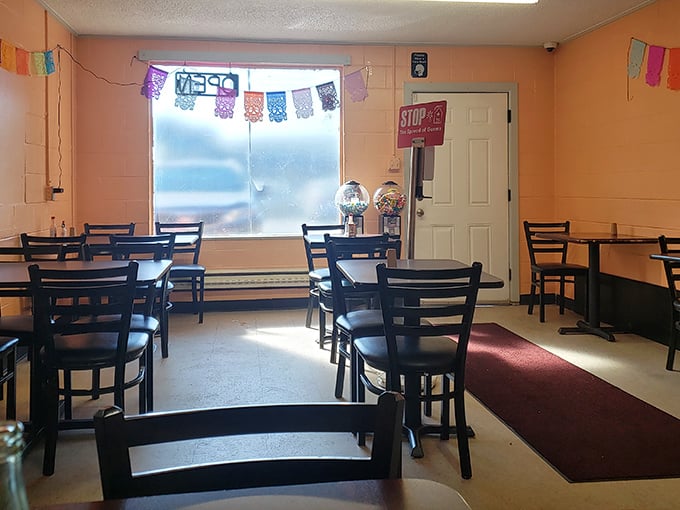Inside, simplicity reigns supreme. No distractions from the food here&mdash;just comfortable seating, salmon-colored walls, and the promise of authentic flavors.